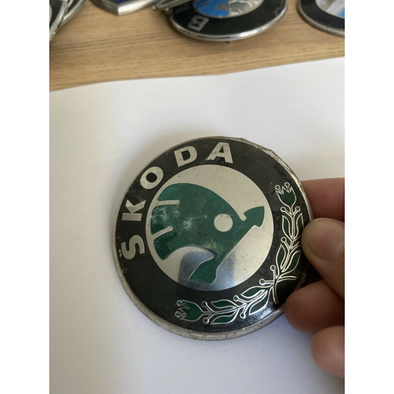 SKODA ORIGINE MONOGRAMME LOGO EMBLÈME INSIGNE CUSTODES SIGLES